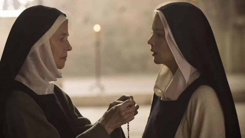 Charlotte Rampling como abadessa - Cinema Sétima Arte